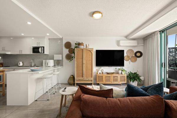 Classic Coastal Escape - 1 Bedroom Ocean Views - Sunshine Coast