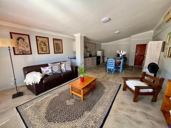 Seatree Rest Stop At Paradise Beach - Jeffreys Bay - Humansdorp