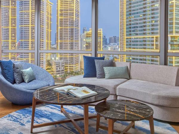 Novotel Suites At Acqua - Manila