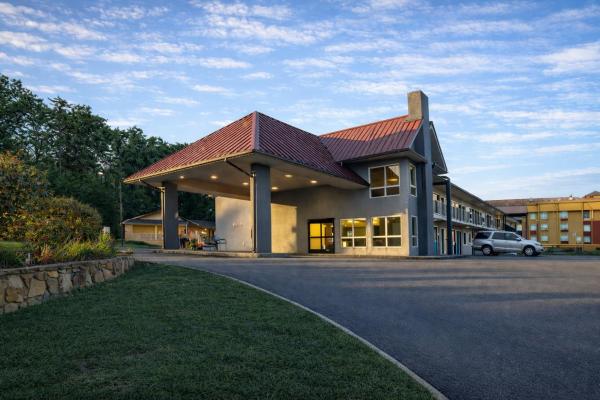 Quality Inn Kodak Sevierville - Blue Ridge Mountains