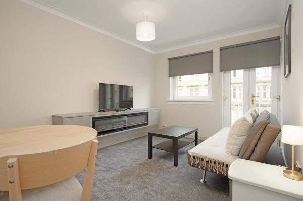 1br Shawlands Walk To Queens Park With Parking - Glasgow