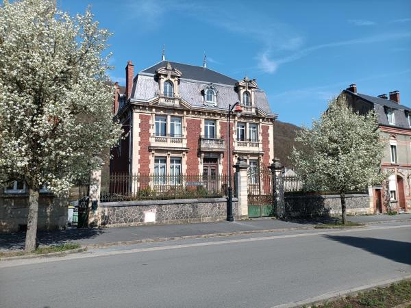 Le Clos Belle Rose Et La Roseraie - Viroinval