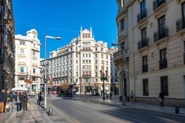 Puerta Real Apartment - Granada
