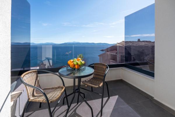 Wind Rose Bura-beachfront - Igrane