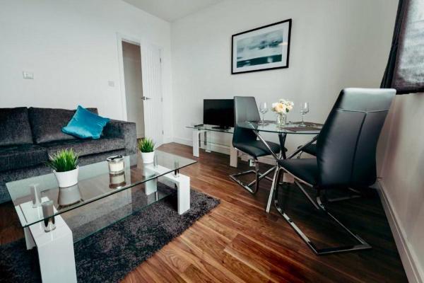 Modern 2 Bed 1st Floor Apartment By Jesswood Properties Parking Wi-fi - Nuneaton