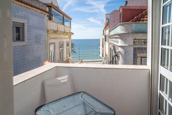 Sesimbra Beach Apartment - The Perfect Seaside Getaway! - Sesimbra