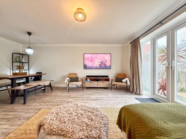 Newly Renovated Brightlingsea 3bdr Coastal Retreat - Mersea Island