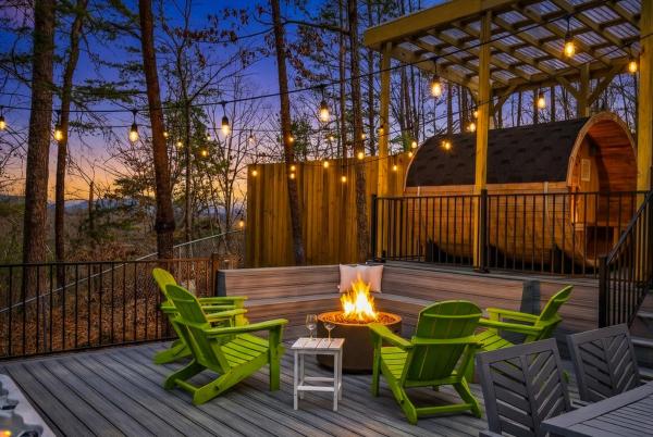 Dollys Outdoor Oasis Hot Tub Sauna More - Gatlinburg, TN
