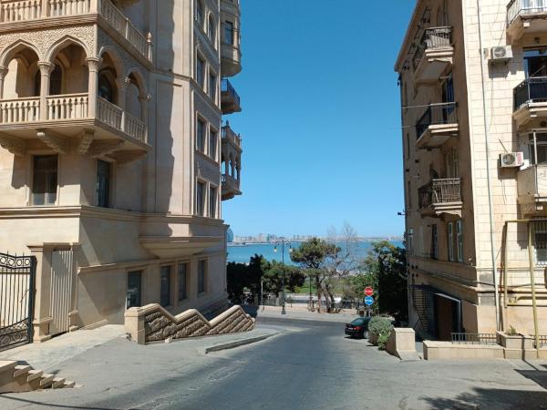 Hillside Apartment - Baku