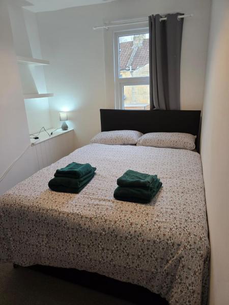 Comfort 3-bed House Off City Centre - Bath