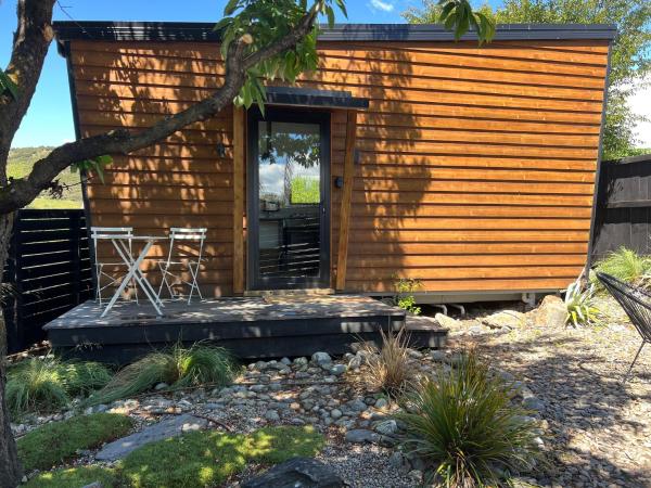Stylish Tiny House With Mountain Views & Private Courtyard - Wanaka