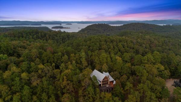 New Unbelievable Views Gourmet Kitchen Firepit - Broken Bow, OK