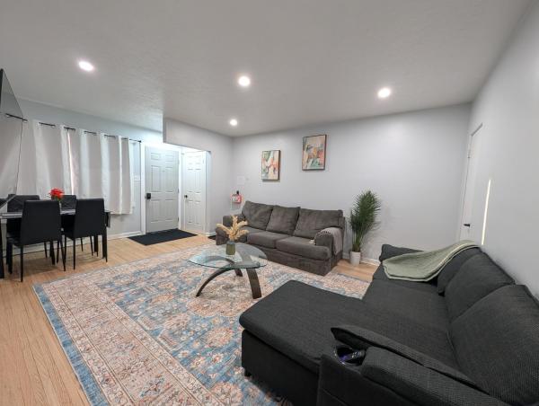 2br Suite Near Yyc Airport And Downtown 4404 Up - Calgary