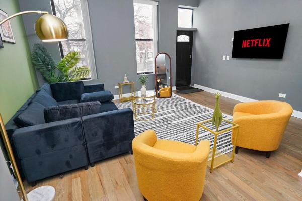 Modern 2br Chicago Retreat Near United Center - McKinley Park - Chicago