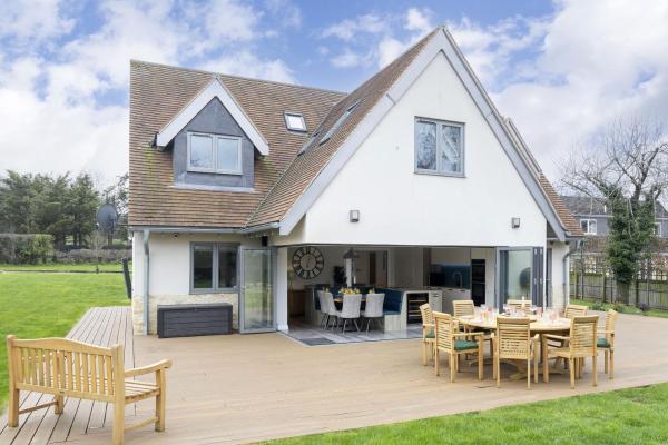 Stunning Detached Countryside Home In Cheltenham - Cheltenham