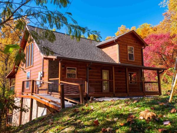 Whispering Pines Retreat By Ghosal Luxury Lodging - Gatlinburg, TN