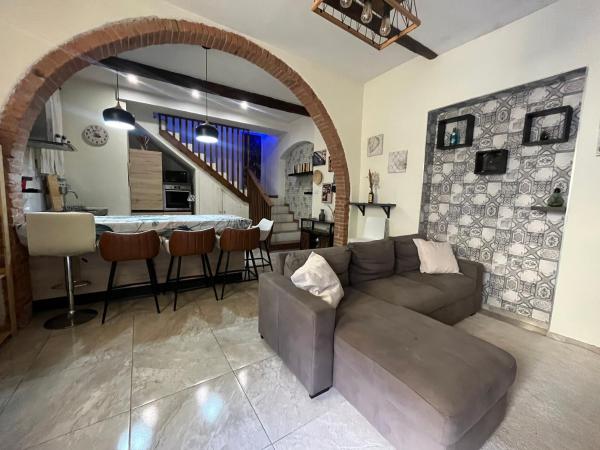 Casa Dell'arte, 7 Minutes From The Beaches - Carrara