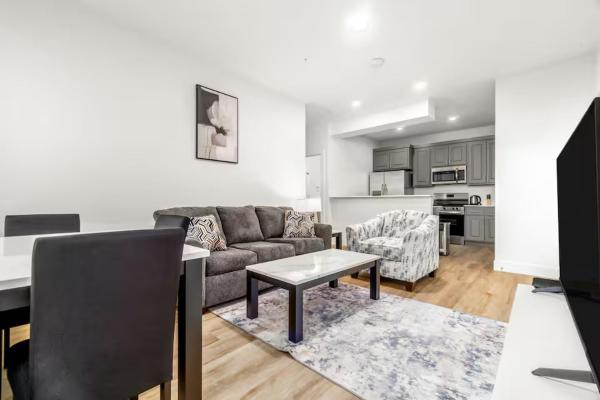 Stylish Suite 305 By Downtown & Convention Center! - 溫泉城