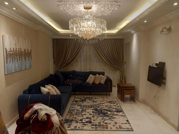 Modern Comfort Apartment Hadaeq El Qobba Near Downtown And Ciro Airport , Families Only Minimum Stay 28 Days - Cairo