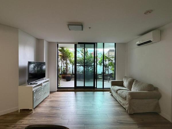 Ultimo Nsw - 3 Bedroom Apartment With 1 Parking - Netflix - Sydney