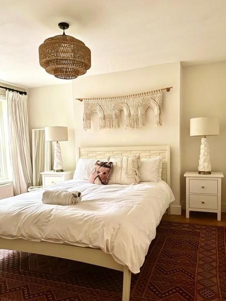 Vintage Basement Flat 1 Min Walk To Beach. - Kent