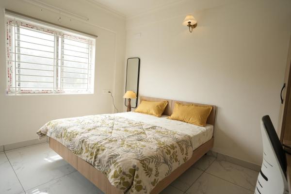 Homeslice Sarjapur - Balcony Rooms - Bengaluru