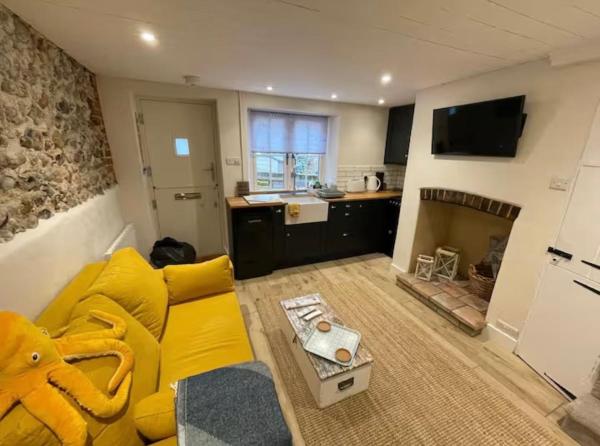Haven Cottage Cromer, Located Moments From The Beach - Cromer