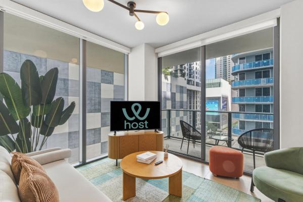 Modern Condo Close To Bayfront Park - Coral Gables, FL