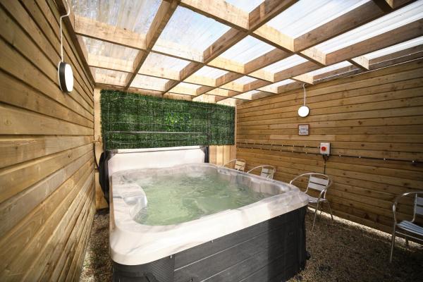 Lily Lodge - Ierland