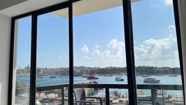 A&r 3 Bedrooms Seafront Apartment With Valletta&harbour View - Sliema Ferry - Malta