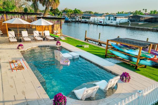 The Don Fully Loaded Waterfront Wellness - Tampa, FL