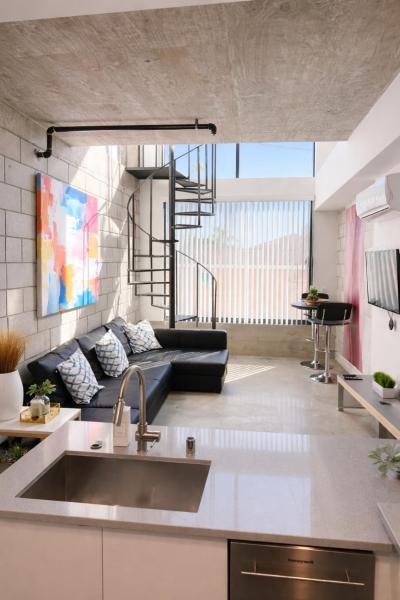 Casaviva Loft - Modern 2br With Garage Parking, In-unit Washer Dryer & Ada Access - Walk To Hillcrest, 5 Min To Gaslamp & North Park - MIddletown - San Diego