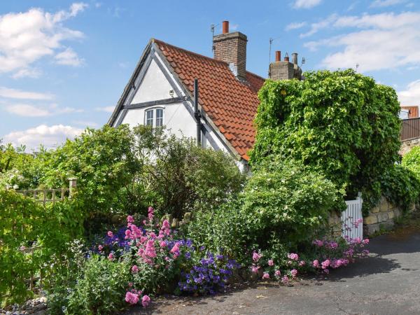 White Cottages - Whitby