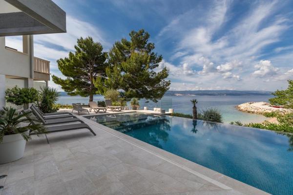 Seaside Apartments With A Swimming Pool Medici, Omis - 25214 - Brač