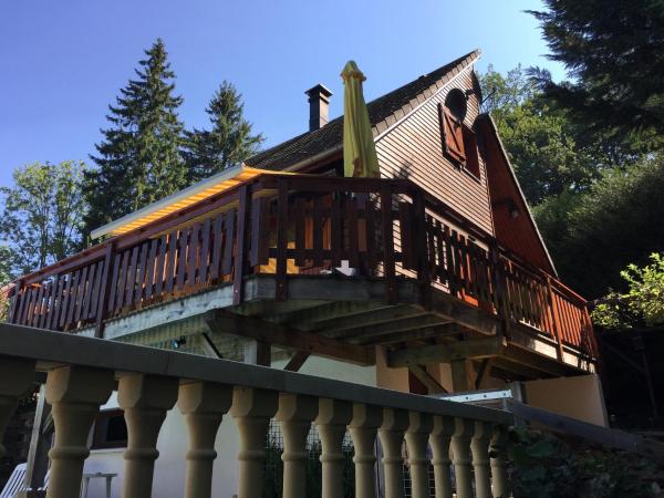 Poolside Bliss Near Lake - Bort-les-Orgues