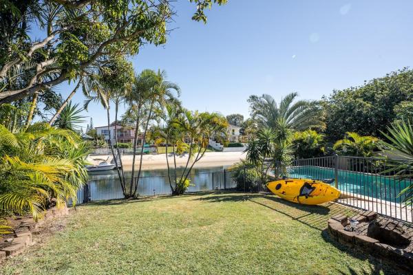 Lavish 4bd Waterfront Family Escape! - Broadbeach