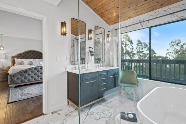 #Marbella Lane- Perfect Blend Of Scenic & Comfort - San Francisco, CA