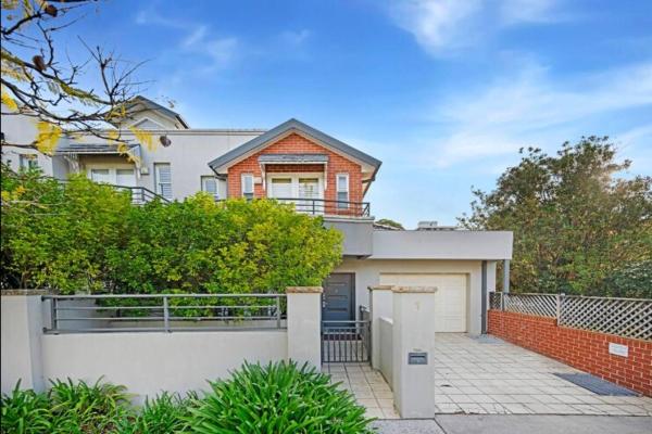 Family 3br 2-level Home At Central Chatswood - Manly