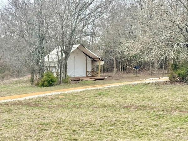 Peaceful Glamping Tent With Fire Pit & Bbq Grill Near Lake Texoma, Denison, Texas - Texas