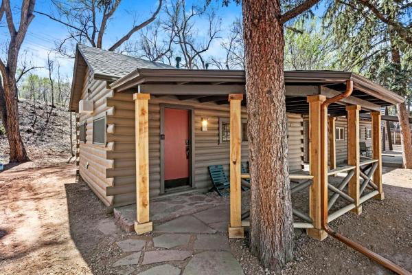 Serene Cabin Stay With Fire Pit Nights And Fresh-air Mornings In Colorado Springs, Colorado - Colorado Springs, CO