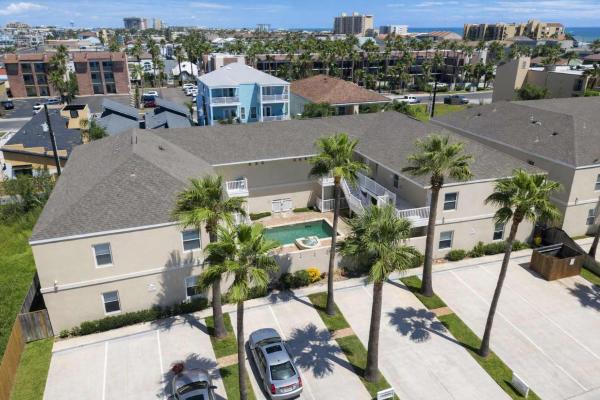 Fresh Like New Patio To Pool Walk To Beach - South Padre Island
