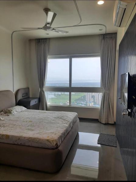 Private Room In A Luxurious Creek View Apartment - Thane