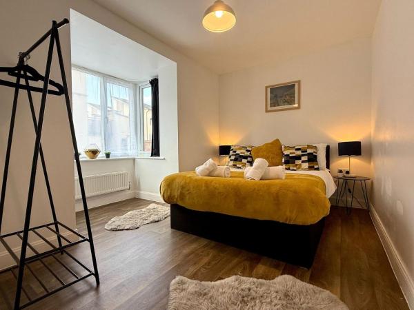 Charming 4-bed Home In Marylebone, Wi-fi, Parking & Long Stays Savings - Leicester