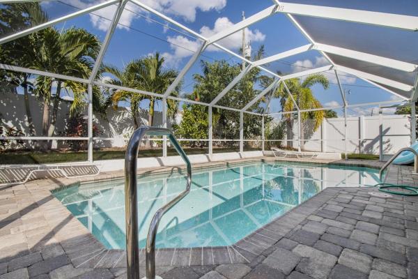 4 Bed 2 Bath Vanderbilt Beach House With Private Pool - Naples, FL