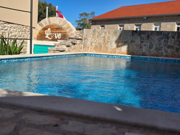 Holiday House With A Swimming Pool - Villa Melavita - Stari Grad