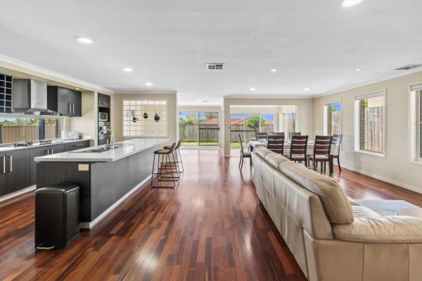Spacious 2-storey 4br House Family Friendly - Brisbane
