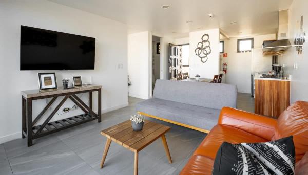 Revolucion Border - Stylish Downtown Suite - Tijuana