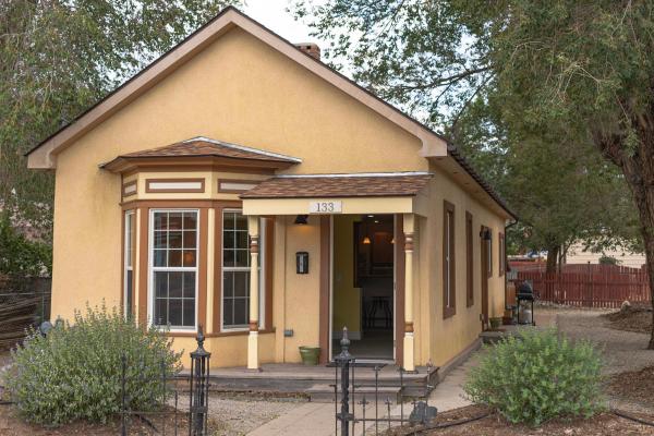 Dog Friendly! Dunwell Cottage, Cute Downtown Home, Close To Everything!! - Salida, CO