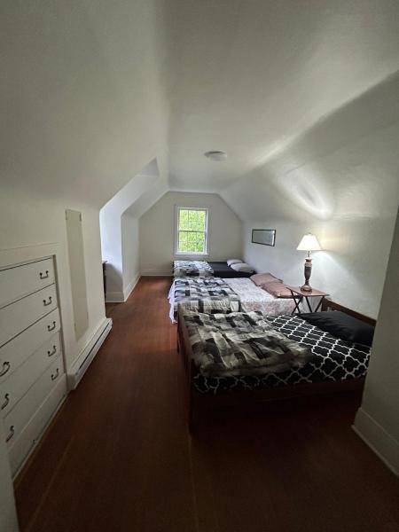 Vancouver Guest House- 10 Min To Yvr, Free Parking & High Speed Wi-fi - West Vancouver