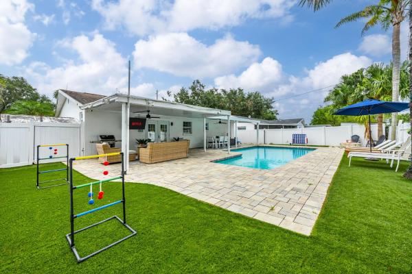 Coastin Close Family Fun Htd Pool Outdoor Games - Pinellas Park, FL